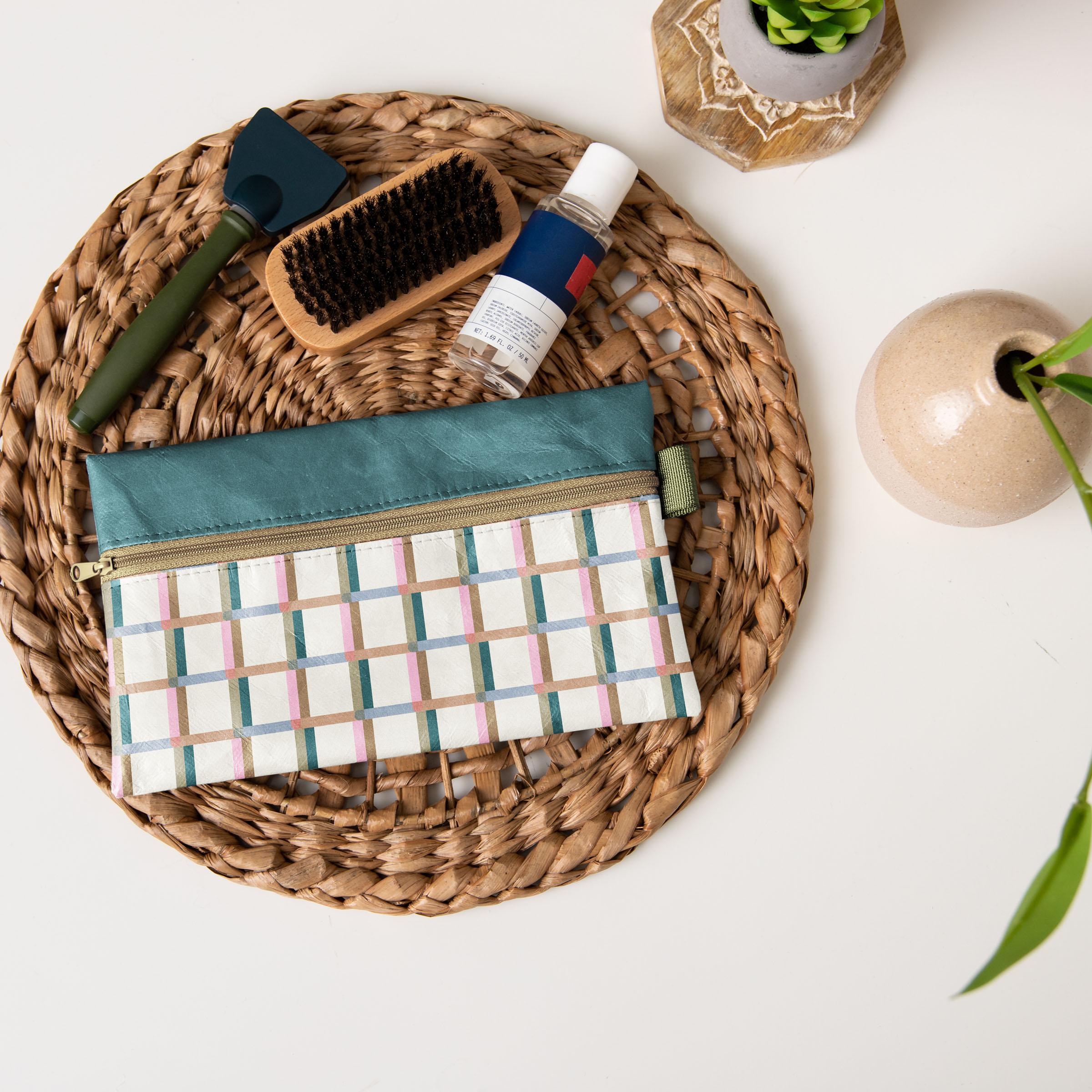 ZIP FRONT POUCH - DURATEK - MEDIUM