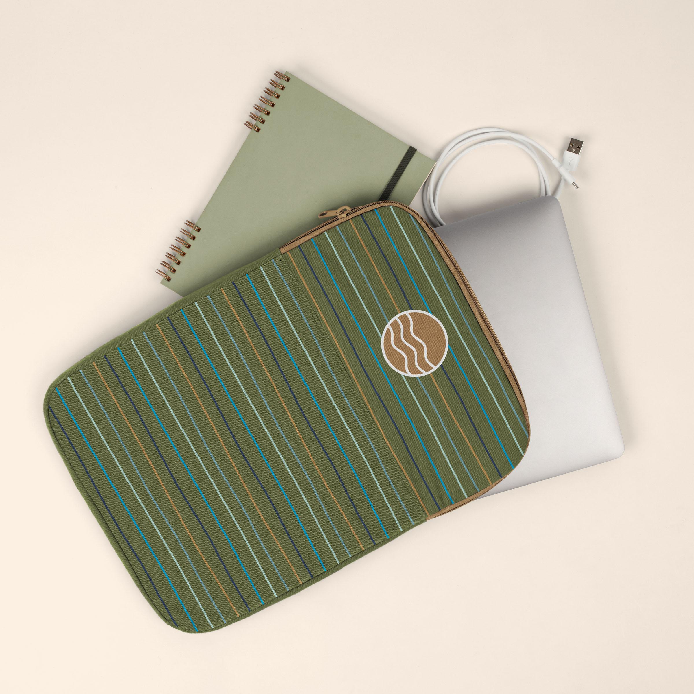 PORTRAIT LAPTOP SLEEVES - 4CP POLY - LARGE - 15"